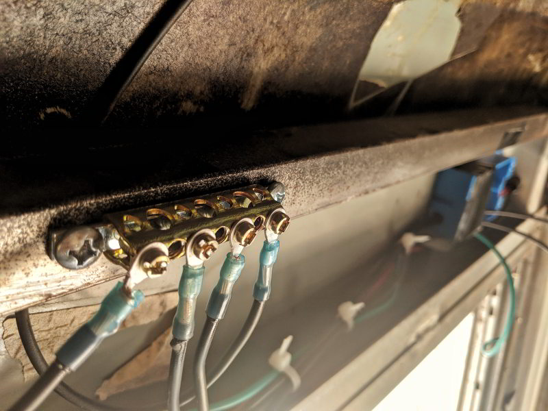 bus bars – Hook Rifle & Spade